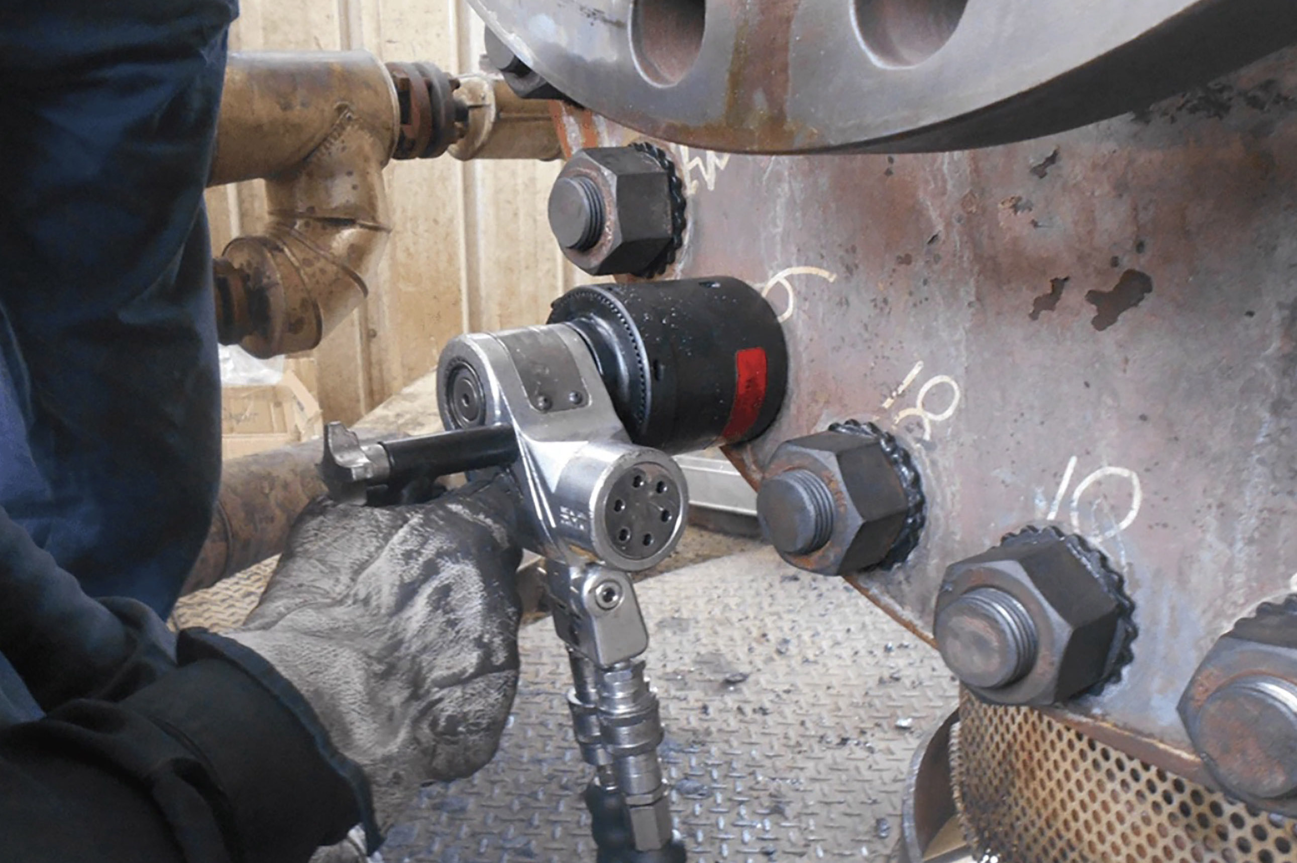 The Hytorc Reaction Washers eliminates the need for reaction arms in ...